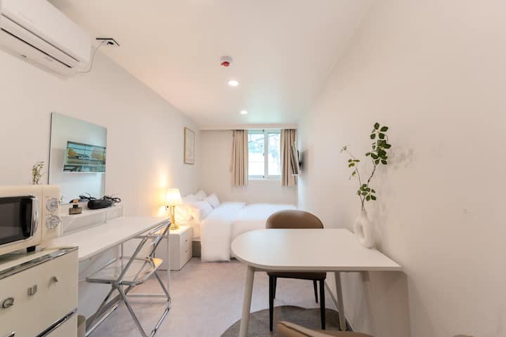 슈페리어 더블룸ㅣ종로 3가역, 을지로 3가역 도보 3분ㅣ공항 버스 도보 3분ㅣ안국 - Seoul