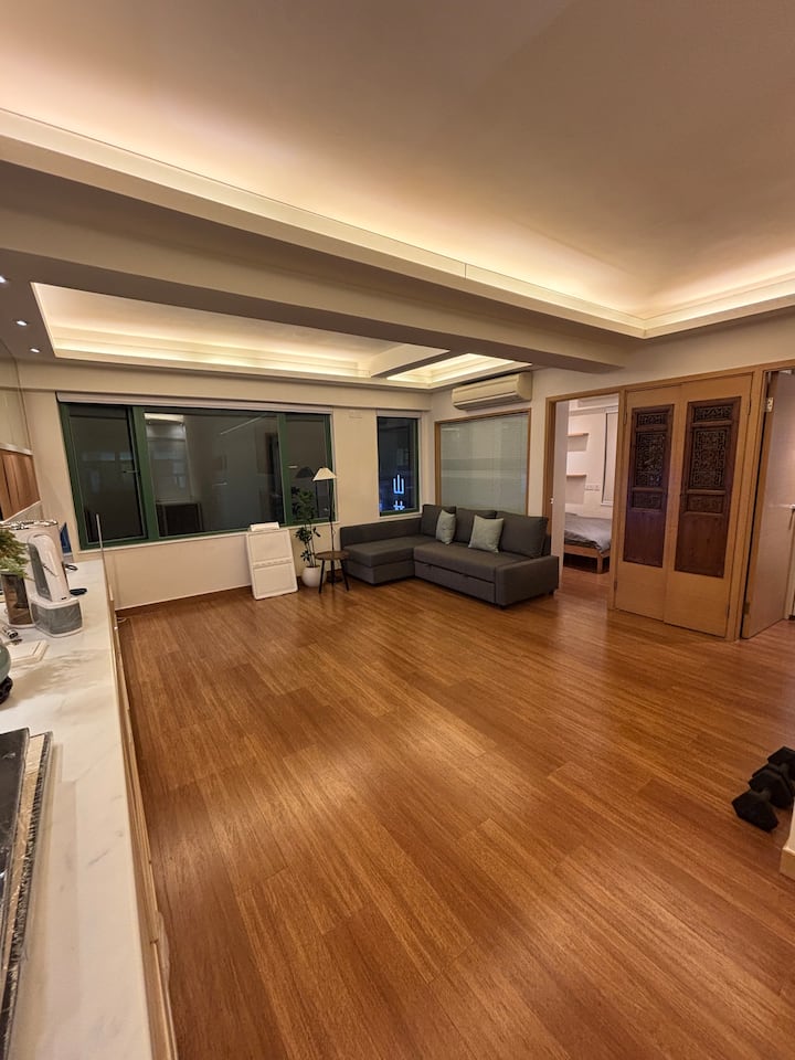 Spacious & Stylish 3 Bedroom Condo@tsim Sha Tsui - Hong Kong