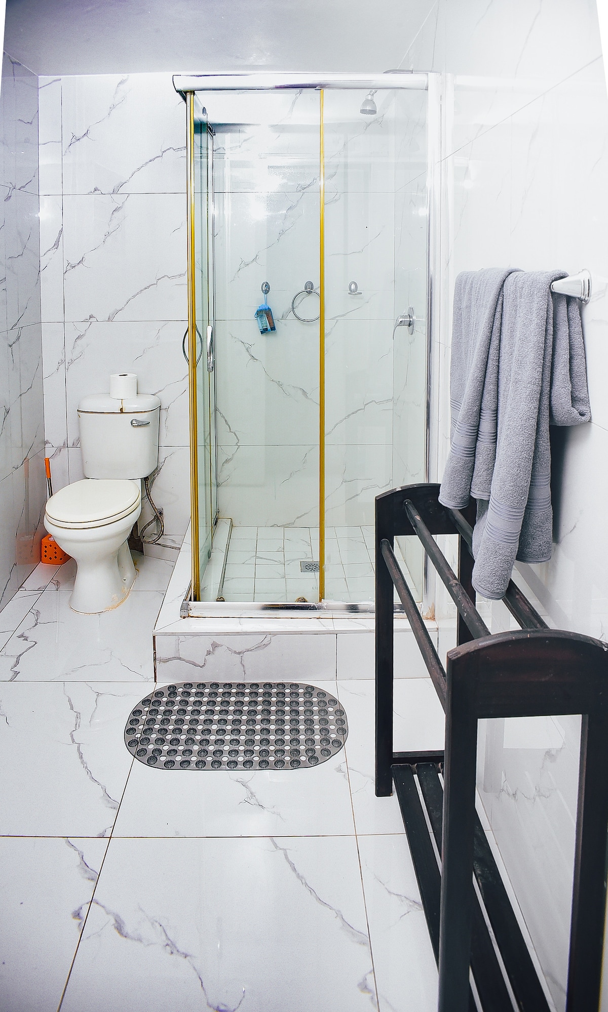 Goodman’s Palace: Unit 3, 42 Gum tree Crescent - Guest houses for Rent ...