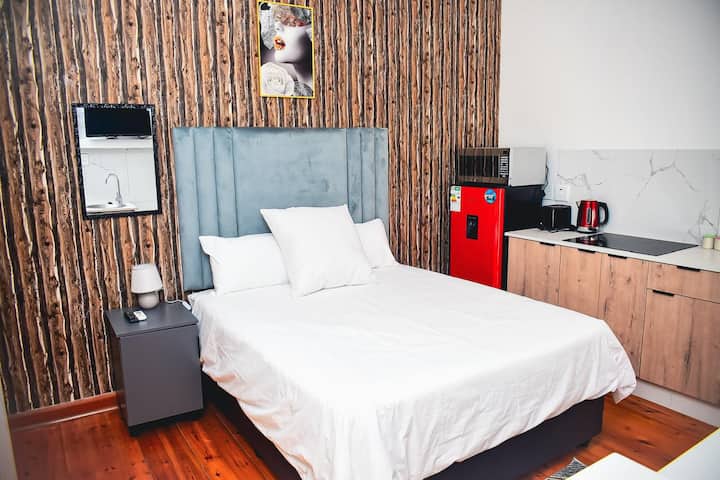 Goodman’s Palace: Unit 3, 42 Gum Tree Crescent - Umhlanga