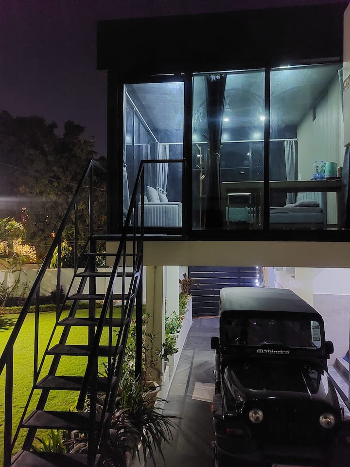 Jammu Homestay Glass Room -