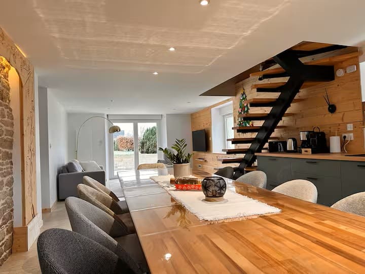 Villa Des Vignes – 12 Couchages – Jacuzzi - Vesoul