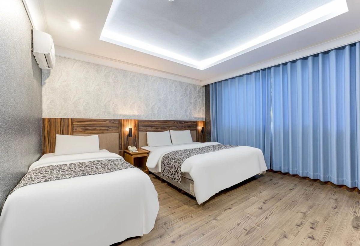 Este es un hotel de lujo cómodo y limpio, a 10 minutos del aeropuerto ...