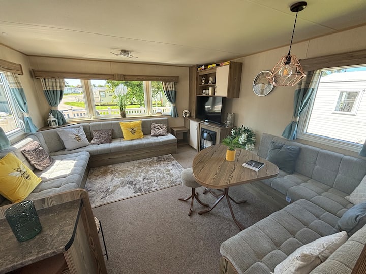 3 Bedroom Static Caravan On Primrose Valley Filey - 