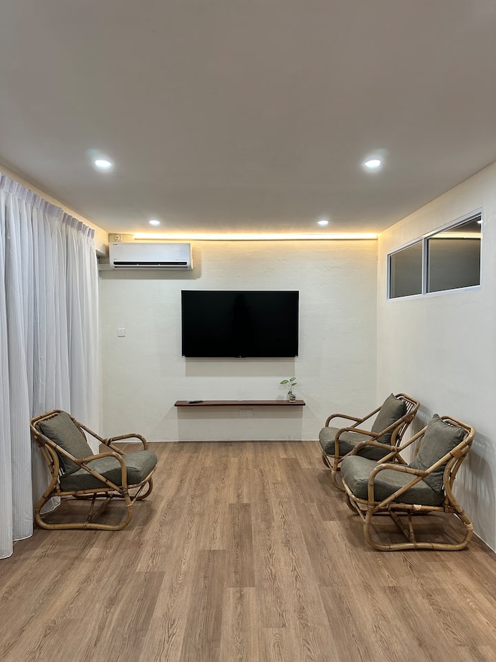 Warm 3-br Retreat | Your Home Away From Home - Miri