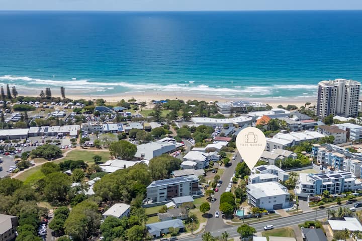 Expansive Coolum Beach Apartment - Coolum Beach