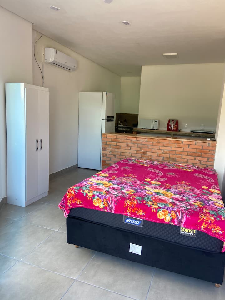 Kitnet Mobiliada, Localizado A 150 M Da Praia - Itapoá