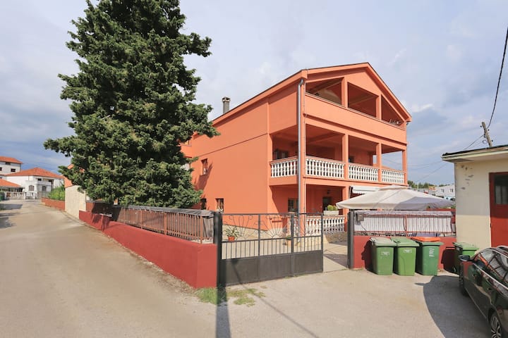 Grande Suite With Spacious Parkplace And A Jacuzzi - Zadar