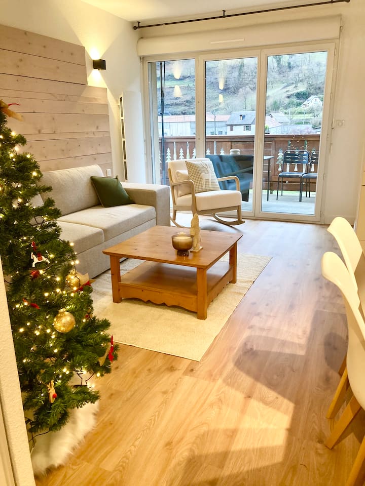 Altea Luchon– Vue Montagne, Piscine & Confort - Les