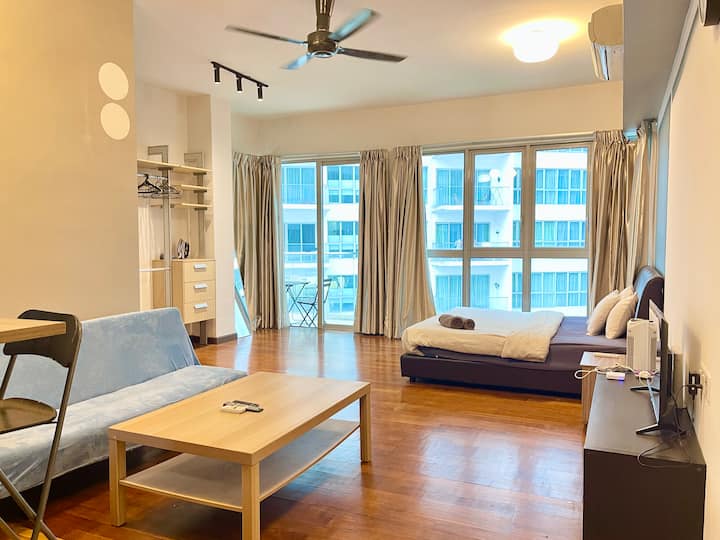 Replenishing Studio Balcony@regalia Residence - Kuala Lumpur