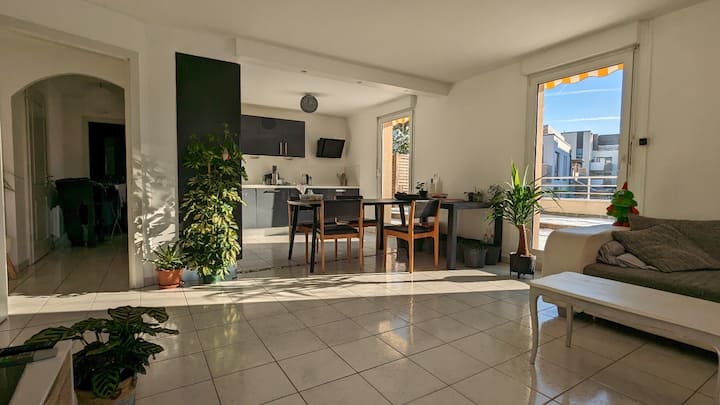 Apparemment Spacieux Et Calme, Proche Centre-ville - Strassburg