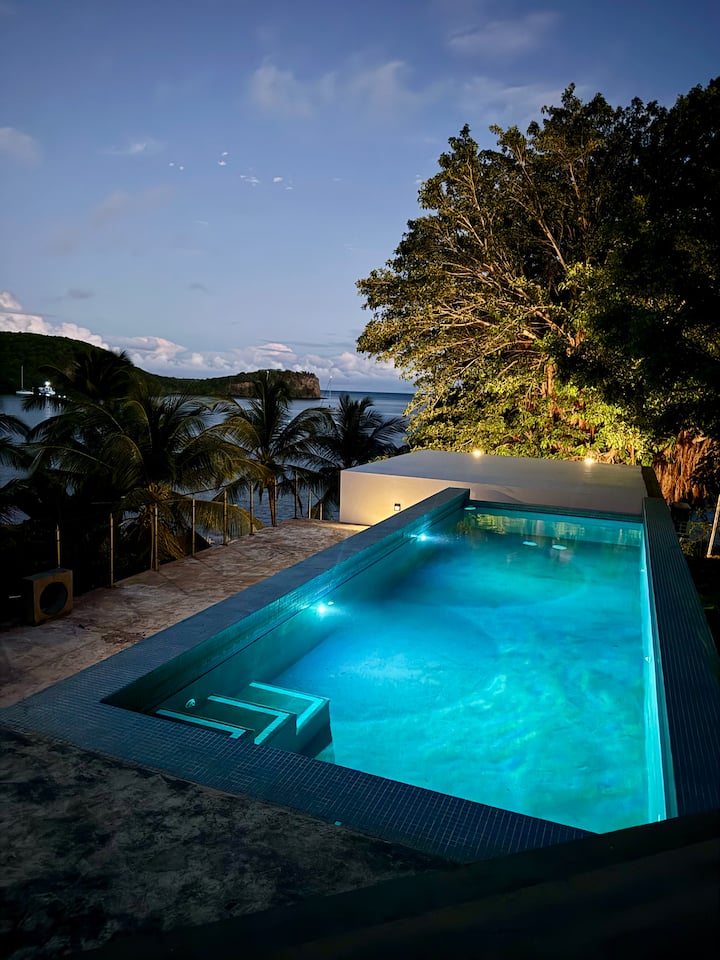 Turtle Back Beach House - Studio Apartment - Grenada