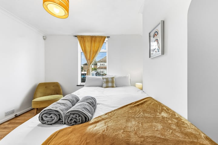 Ideal For Contractors Park & Rest Dagenham - Romford