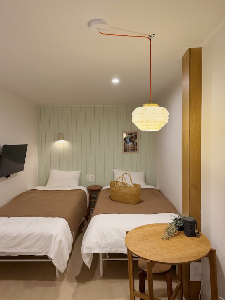 04 | 고척돔 | 홍대 접근성 | 인천공항버스 5분 | 지하철 10분 | 고대구로병원 - Seoul