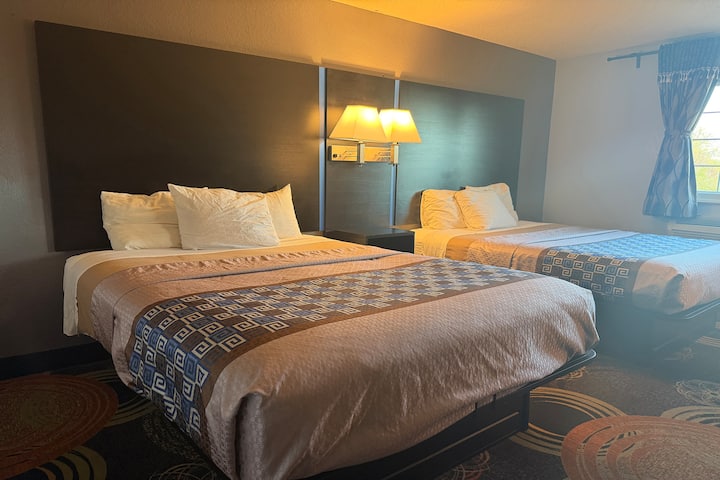 Coratel Inn Stillwater Standard 2 Queen Bed Ns - Stillwater, MN