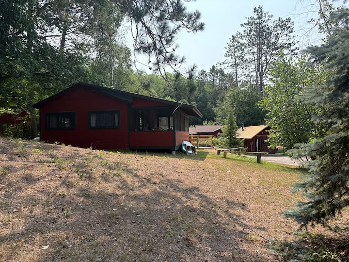 Cabin #6 - One Bedroom Cabin, Accommodates Up To 2 - Mirror Lake, Drummond