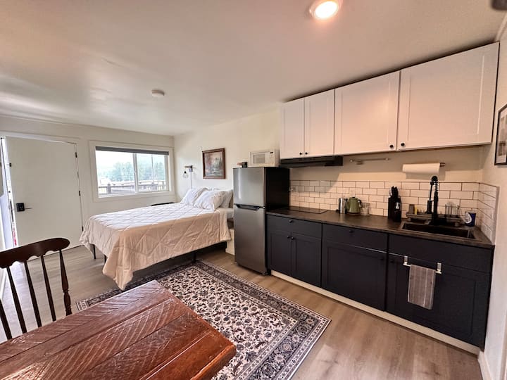 Delux Queen Room - Sandpoint, ID