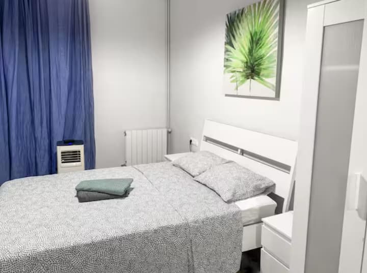 Private Room In Centre Close Gaudi Masterpiece - Barcelone