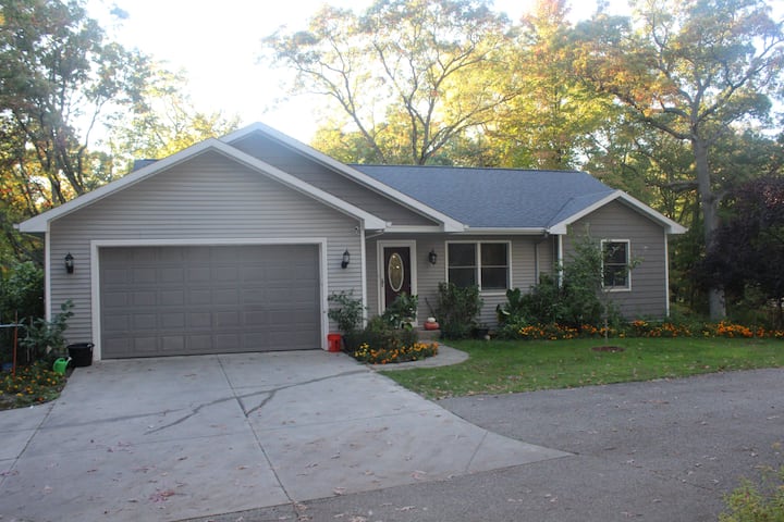 Cozy House Nearby Grand Rapids - Grand Rapids, MI