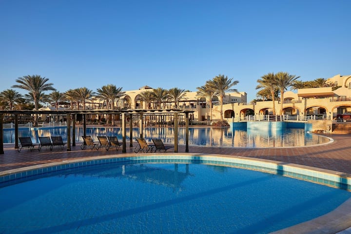 Stylish Four-suite Stay Steps From The Shore - Sharm El-Sheikh