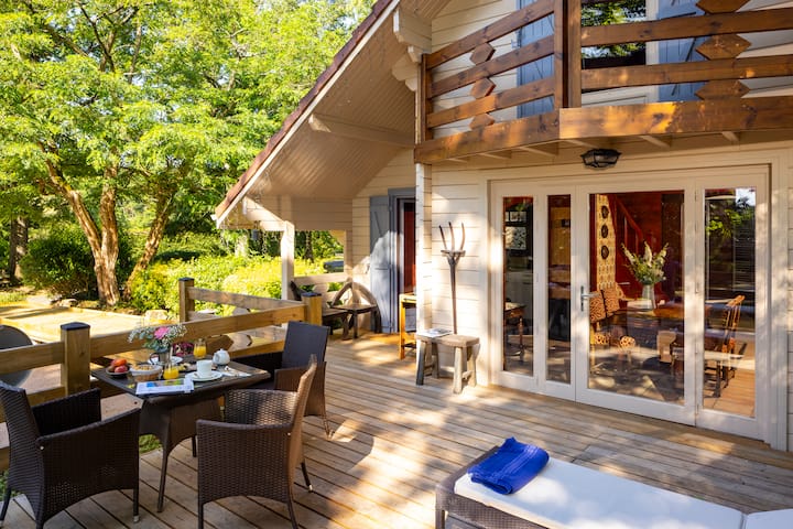 Séjour Au Chalet Myrtille Au Château De Codignat - Lezoux