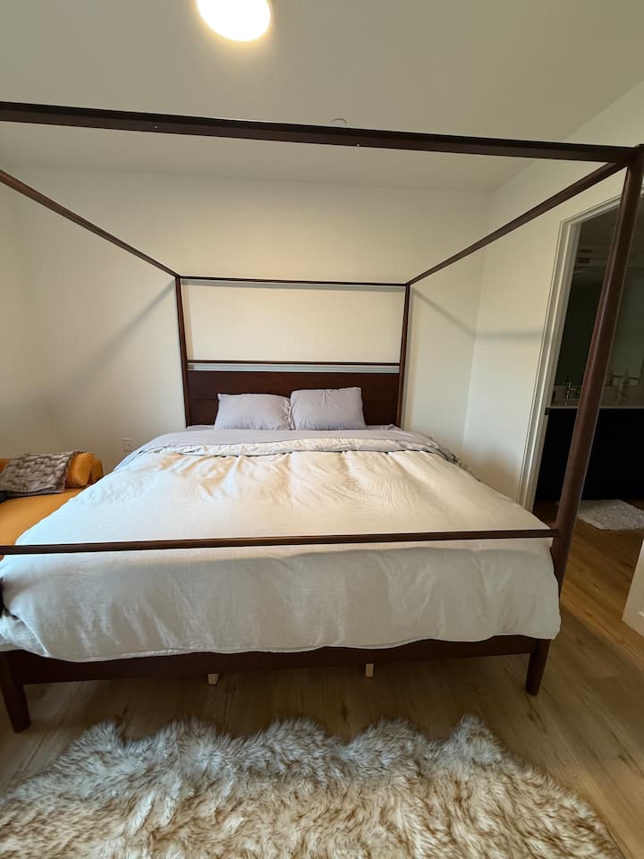 Private Unit By The River - Gresham, OR