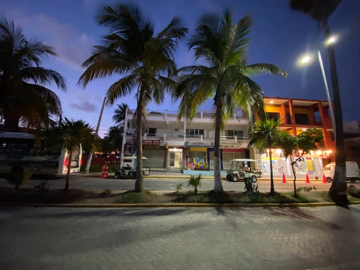 Edificio Completo De 5 Habitaciónes Frente A Playa - Isla Mujeres