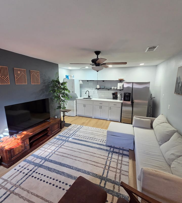 Woodlands Apartment - The Woodlands, TX