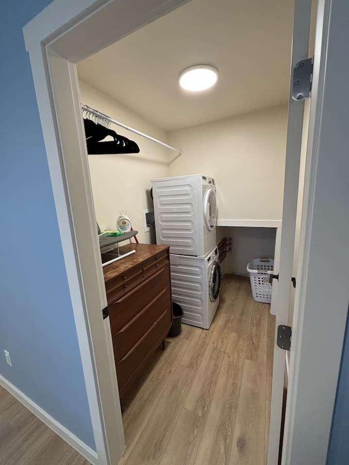 Travel Nurses! Comfortable Private Basement Suite - Penticton