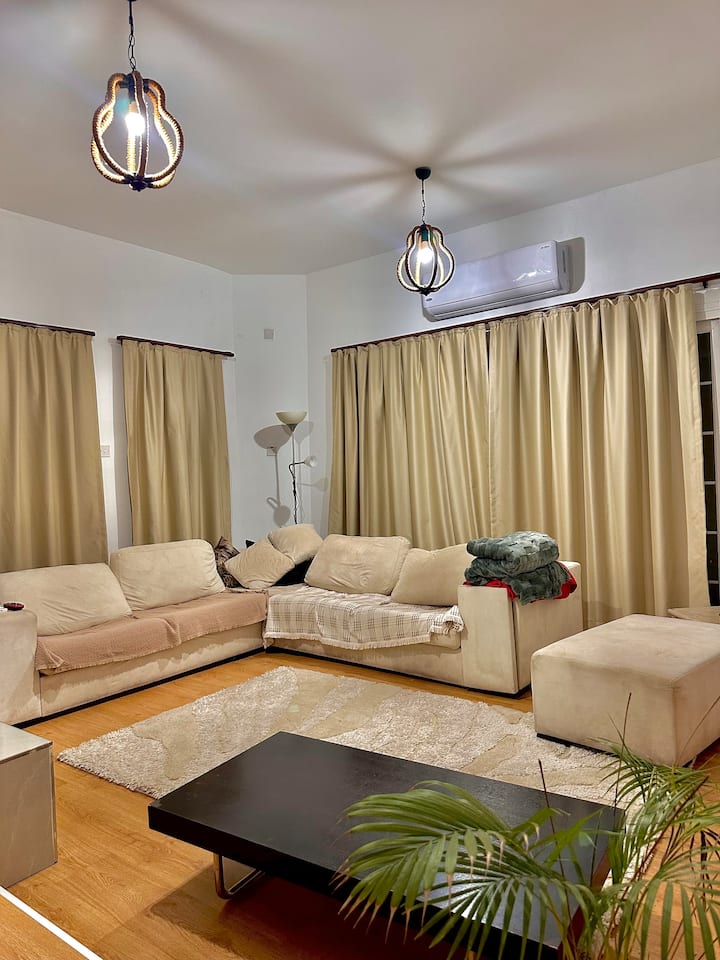 Stylish City Apartment With Balcony - Kyrenia