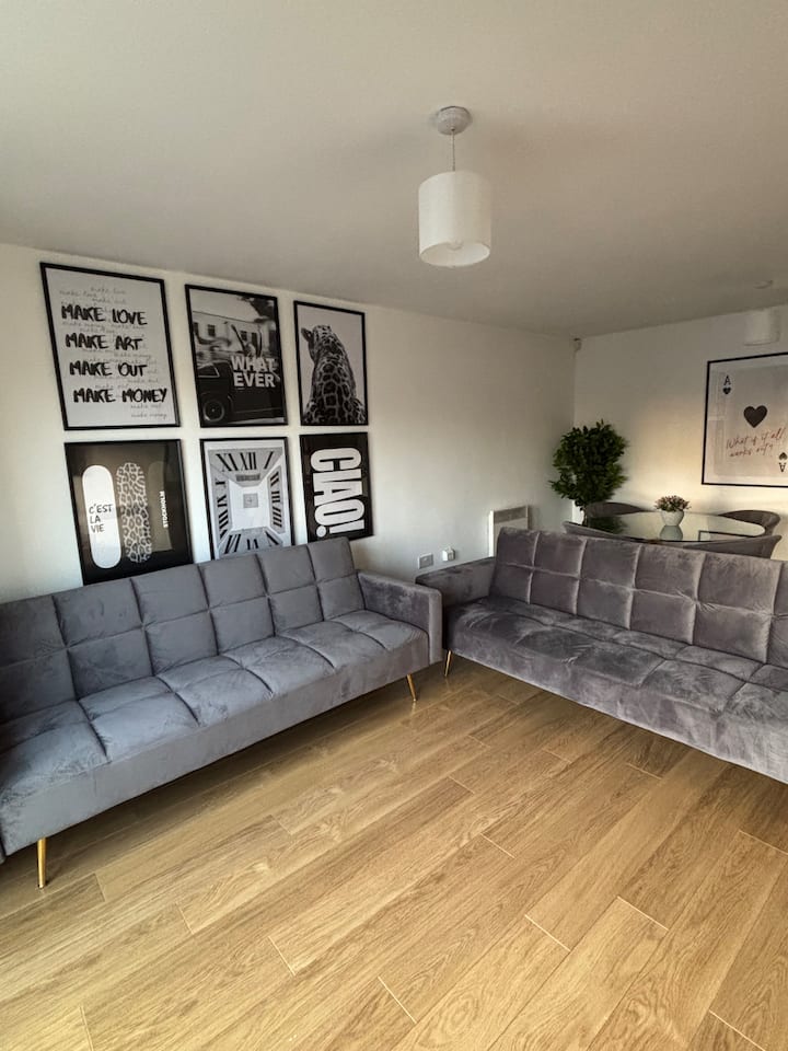 Modern 2-bed Flat, Sleeps 6 – Near Gosforth - Newcastle upon Tyne