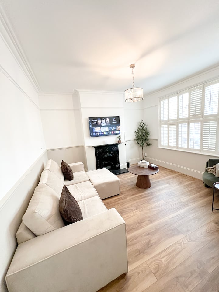 Contractors 4 Bedroom House | Garden & Parking - Kent