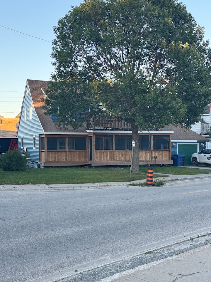 Moose Basin Vacations Parkside Fallsview Bnb - Kapuskasing