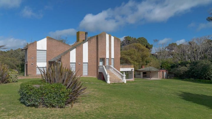 Casa Con Gran Jardin En El Corazon De Pinamar - Pinamar