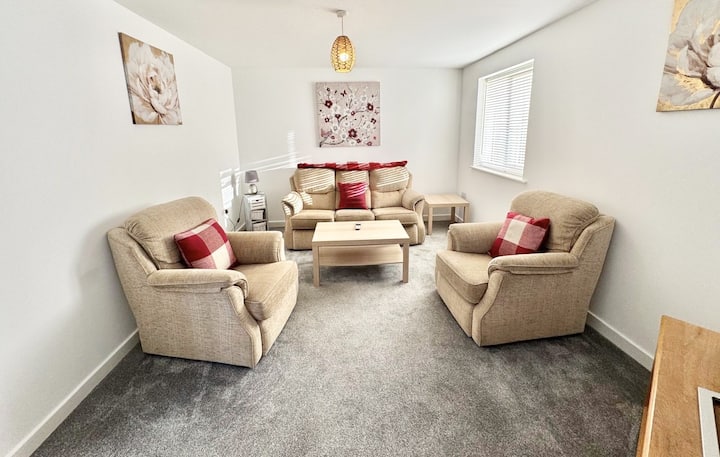 5-bedroom In Swindon With Parking | Group Friendly - Swindon