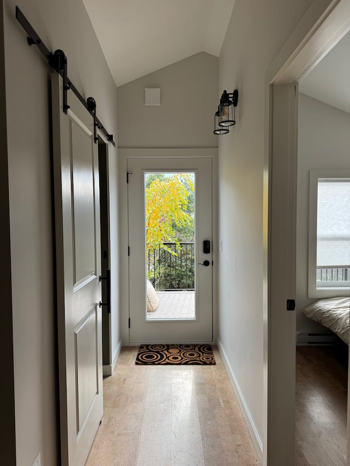 Eldorado Gardens - 2 Bedroom Loft Suite - Kelowna