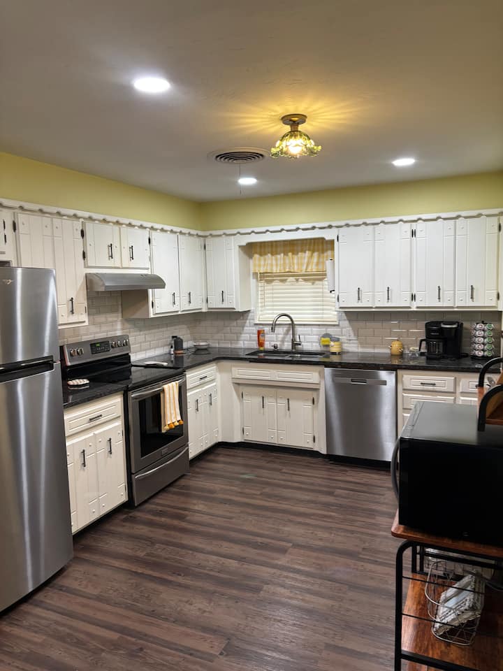 The Bumblebee - Weatherford, OK