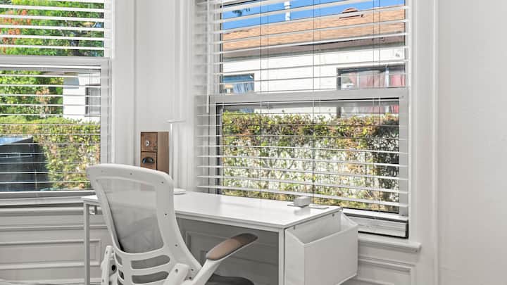 Modern Pasadena Studio | Private Access & Kitchen - Altadena, CA