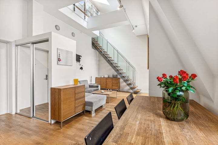 60 Kvm Midt I Oslo Ved Operaen Og Karl Johan - Oslo