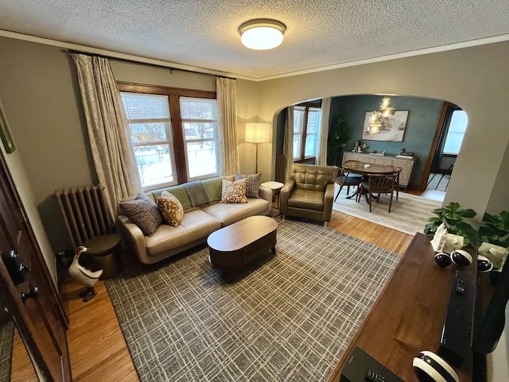 Outdoor Lovers Loft - Cozy & Pet Friendly - Minneapolis, MN