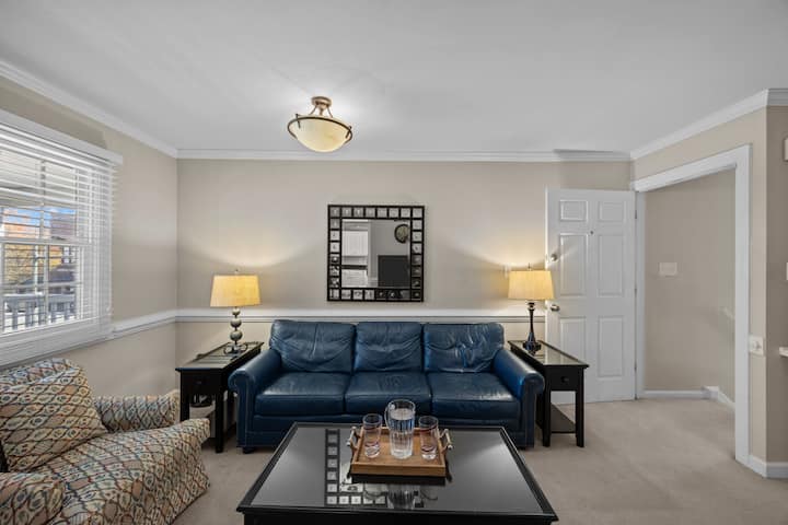 Downtown New Bern Apartment Full Kitchen & Parking - New Bern, NC