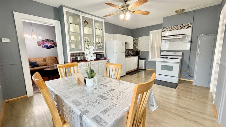 Stay On The Edge: Canada Border + Downtown Buffalo - Buffalo, NY