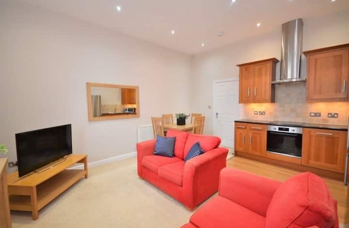 One Bedroom Apartment With Free Parking - Sheffield