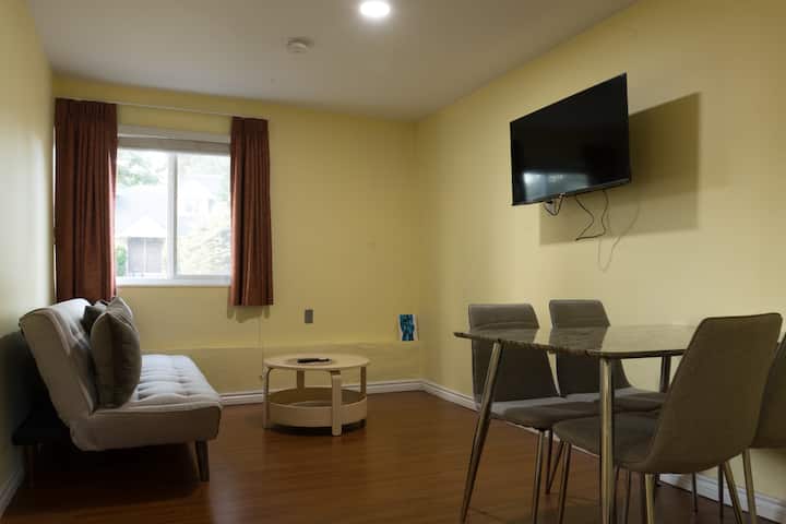 3 Bed 2 Bath, Easy Access To Downtown & Airport - Vancouver