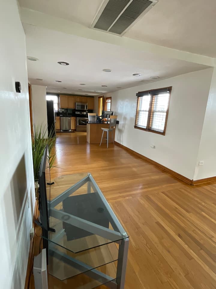 Seven Minutes From Ord - Evanston, IL