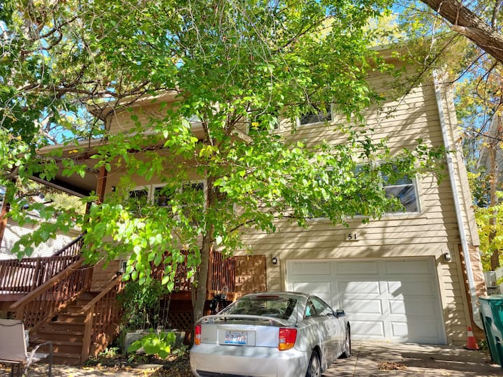 Queit And Cozy 2 Bedrooms With Private Bathroom. - Fox Lake, IL