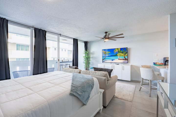Chic Oceanview Studio In The Heart Of Isla Verde - 