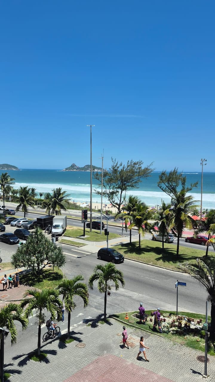 Lindo Apto Frontal Mar, Lado Hotel Windsor Posto 3 - Brazil