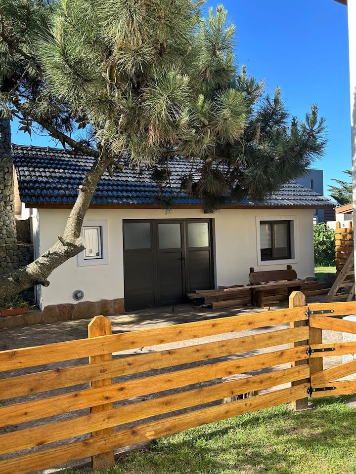Casa Chica Al Fondo Cerca De La Playa Zona Verde - Pinamar