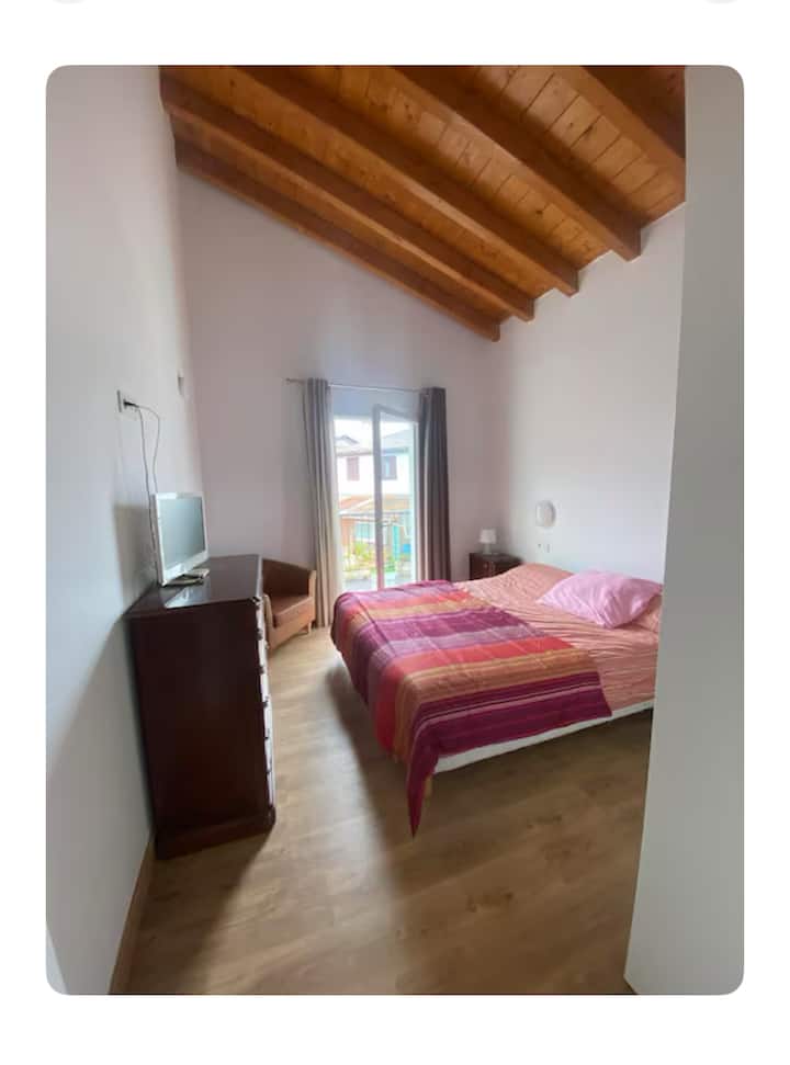 Chambre Avec Salle De Bain Privée Dans Une Maison - Hendaye